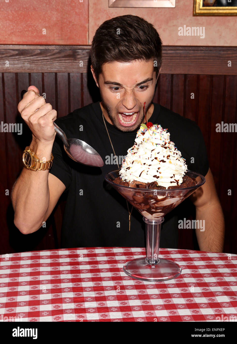 Jake Miller promotes his new CD Lion Heart with an appearance at Buca ...