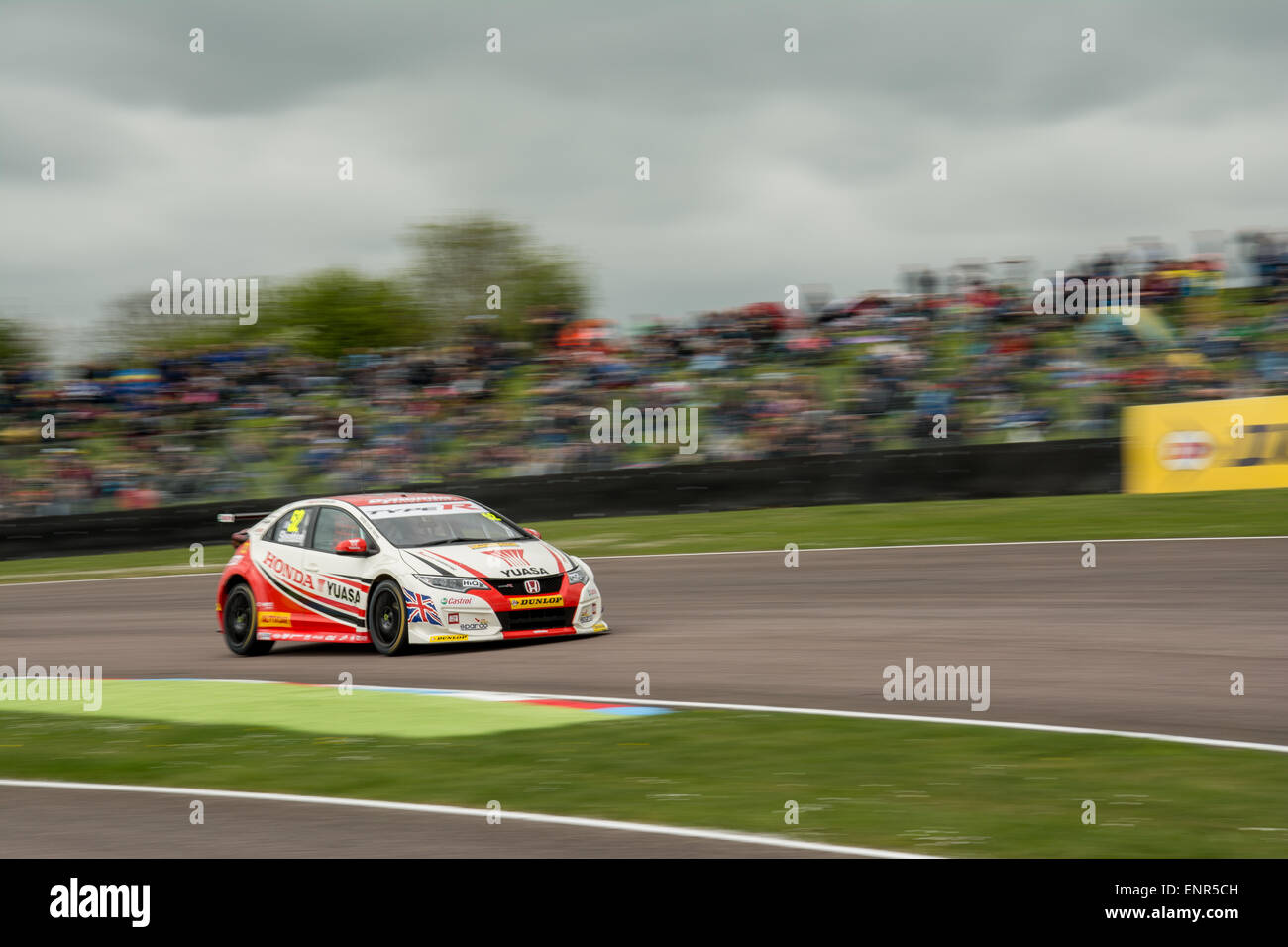Thruxton, Andover, HAMPSHIRE, UK. 10th May, 2015. Gordon Shedden and ...