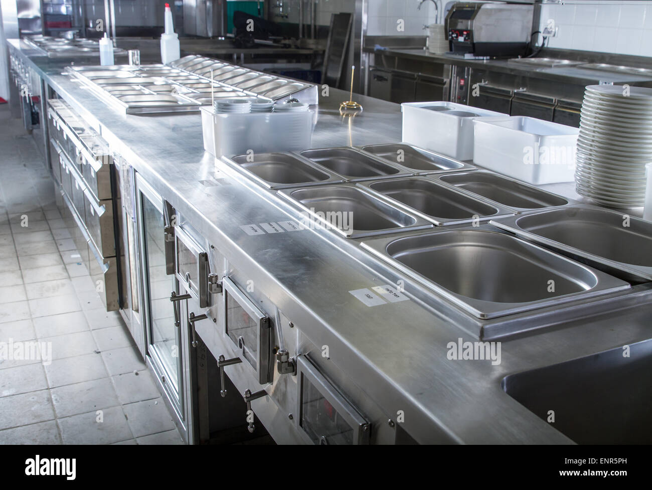 Professional kitchen, view counter in stainless steel Stock Photo - Alamy