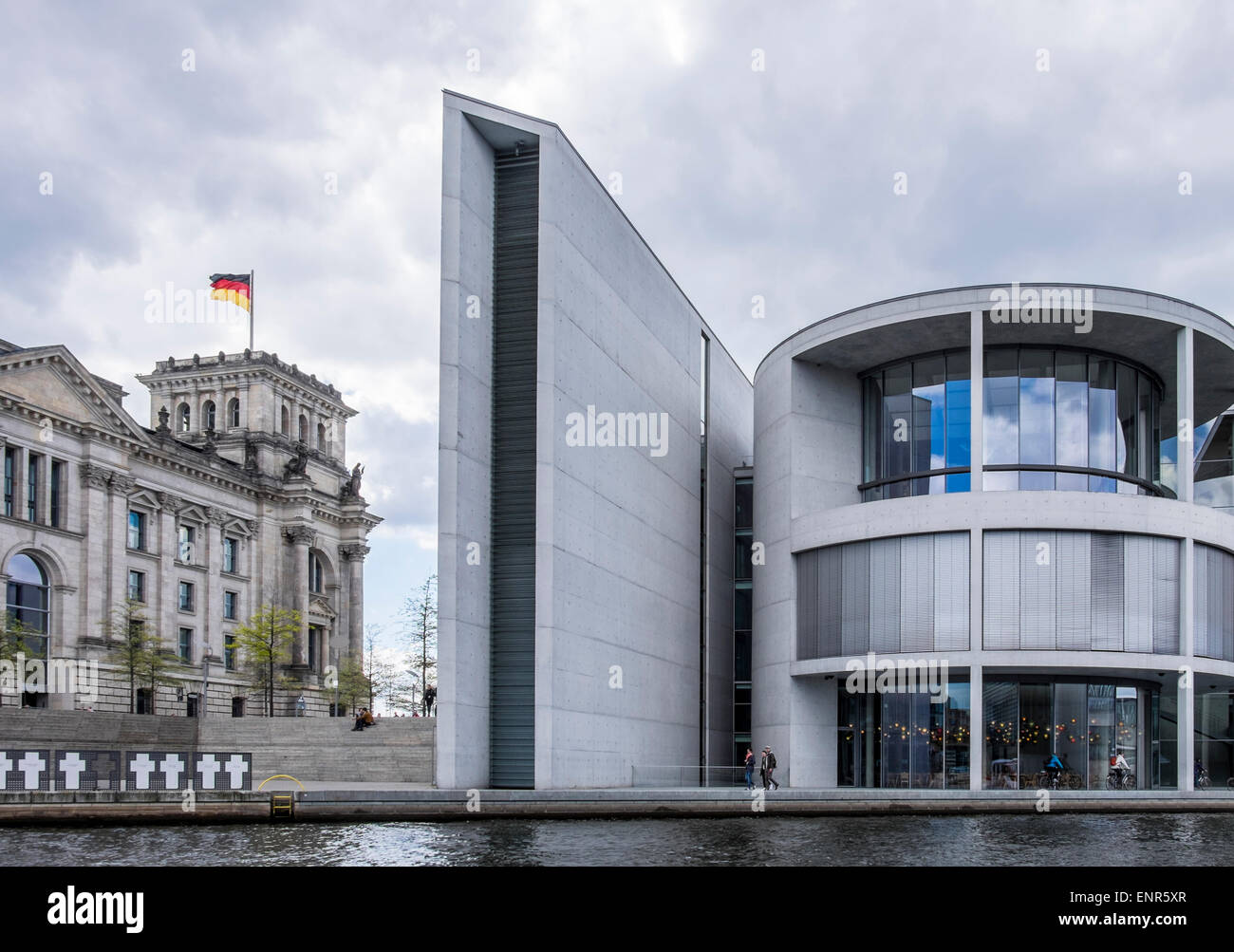 Berlin reichstag exterior hi-res stock photography and images - Alamy