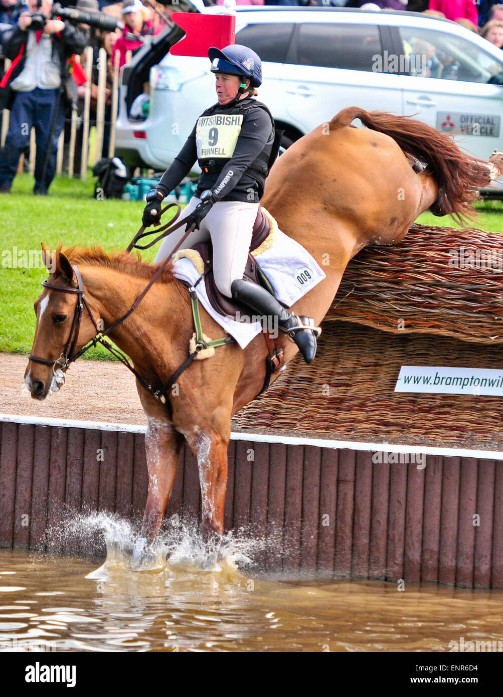 Pippa funnell riding redesigned hi-res stock photography and images - Alamy