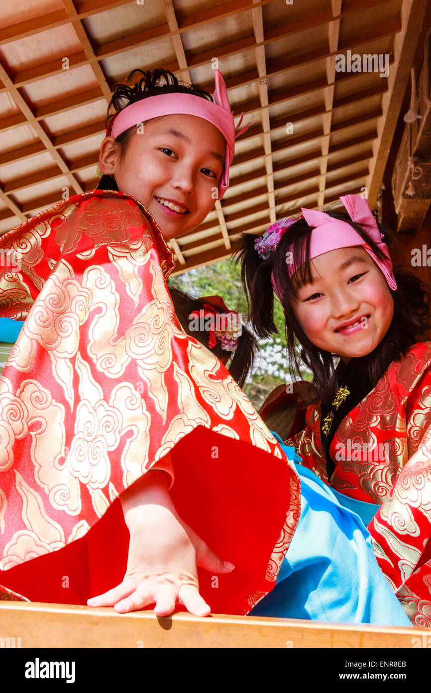 Japanese children wearing kimono hi-res stock photography and images ...