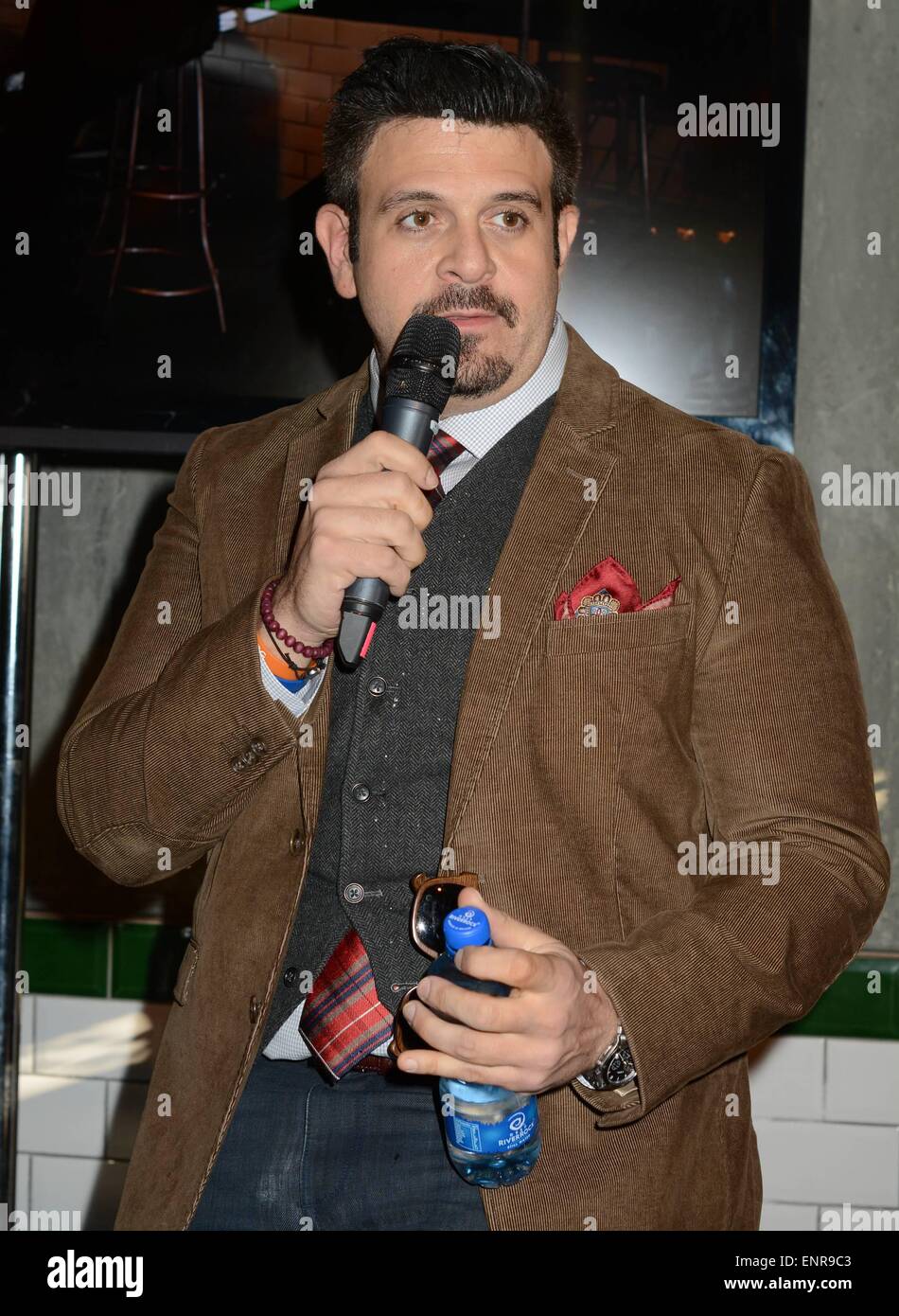 Man V Food Richman High Resolution Stock Photography and Images - Alamy