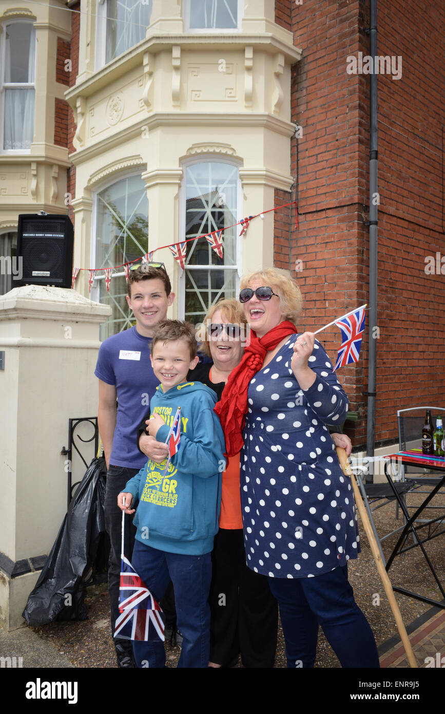 Ww2 street party celebrating ve day hi-res stock photography and images ...