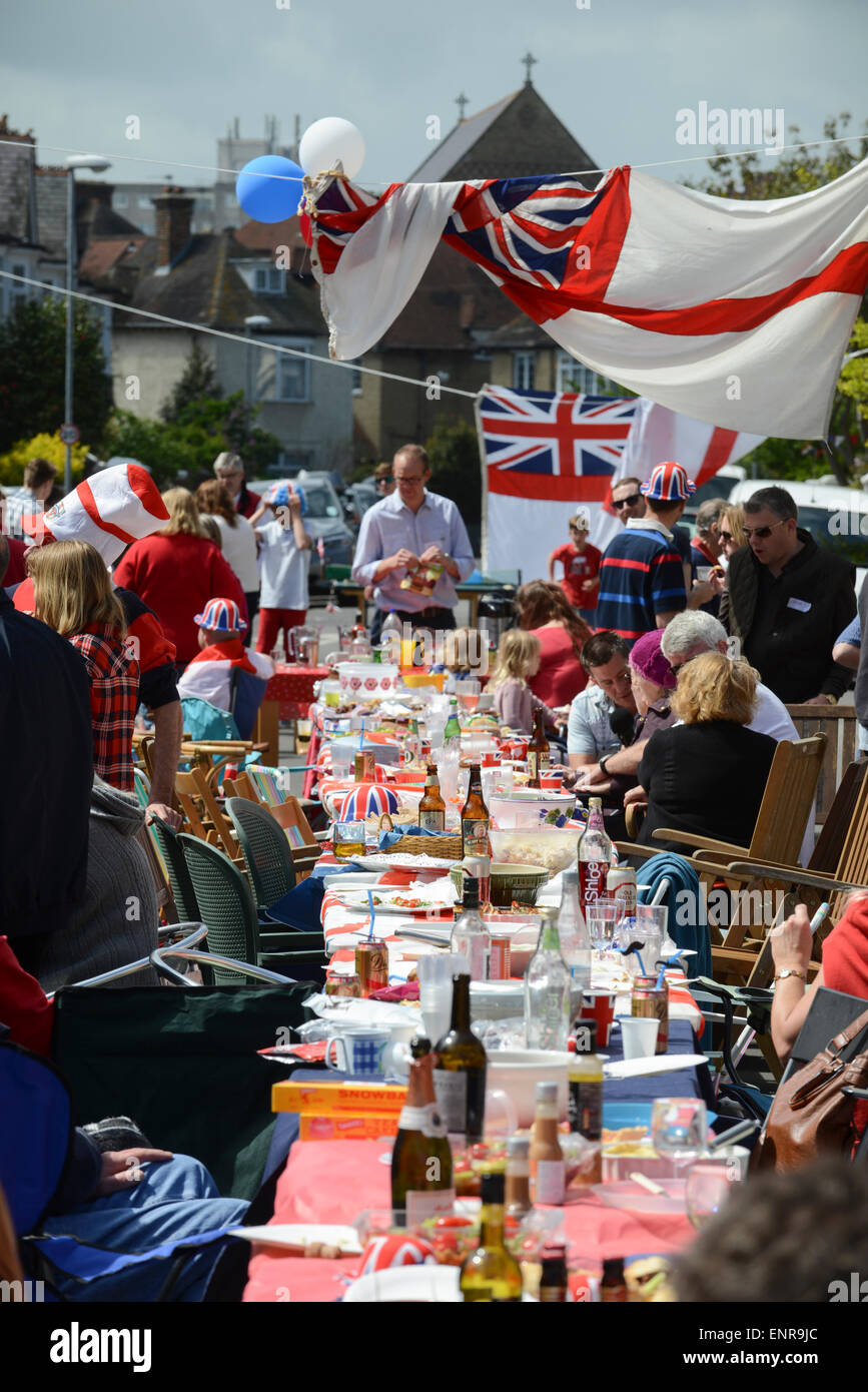 Ve day celebration in england hi-res stock photography and images - Alamy