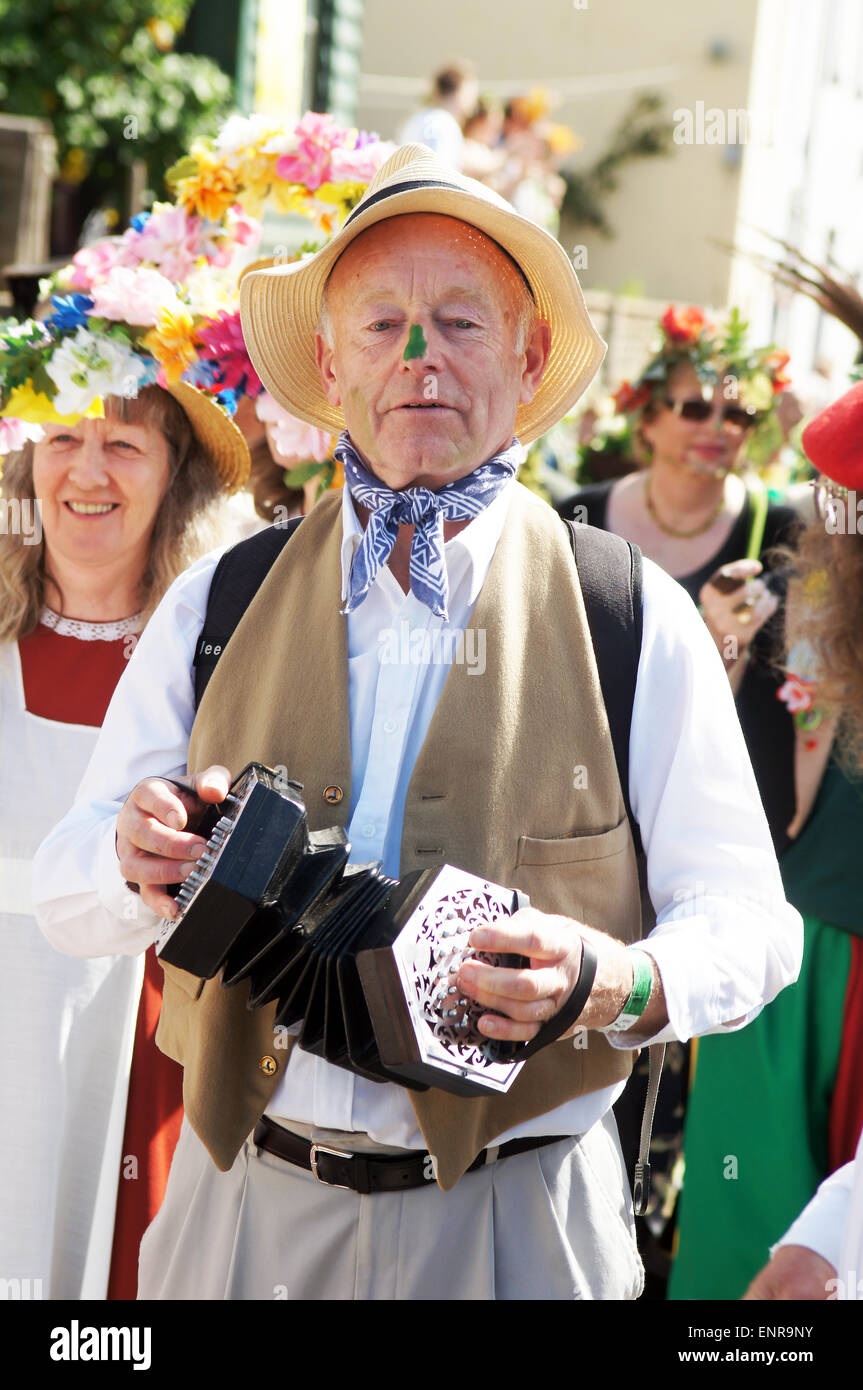 Accordion playing man costume hi-res stock photography and images - Alamy