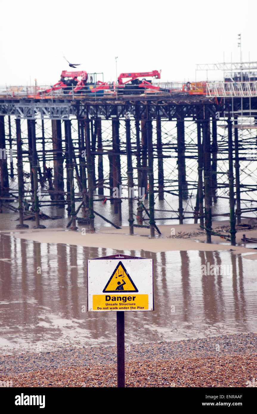 Wooden pier construction Stock Photo - Alamy