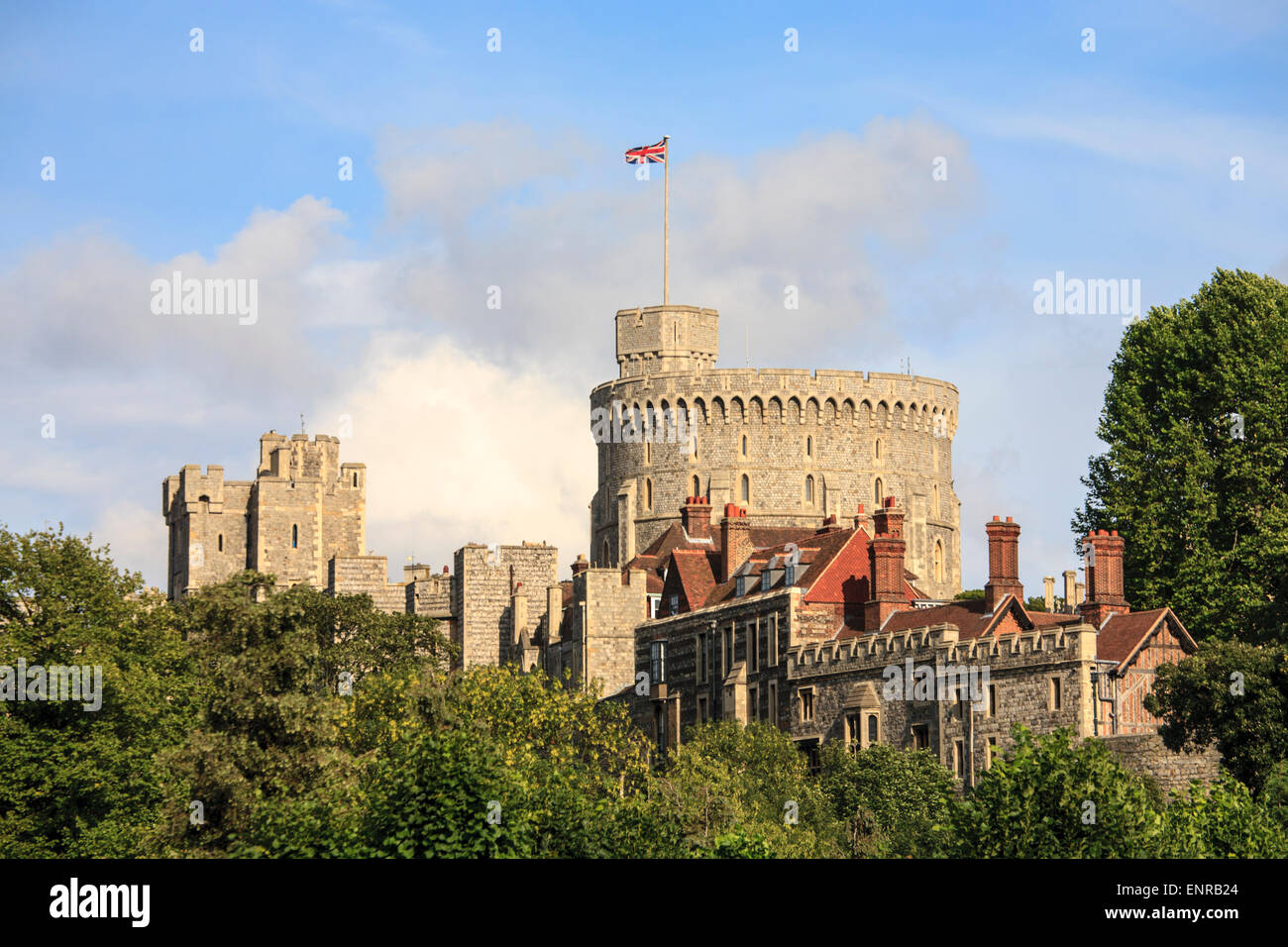 Windsor castle round tower hi-res stock photography and images - Alamy