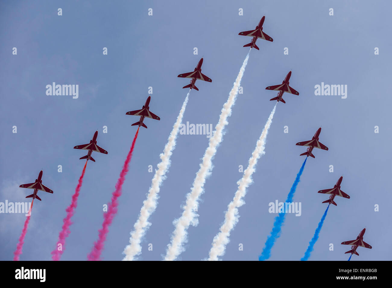 Ve day london red arrows hi-res stock photography and images - Alamy