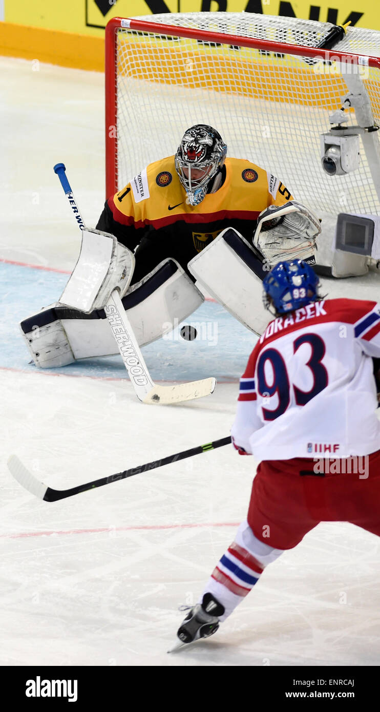 Prague, Czech Republic. 10th May, 2015. Jakub Voracek (CZE) shoots a ...