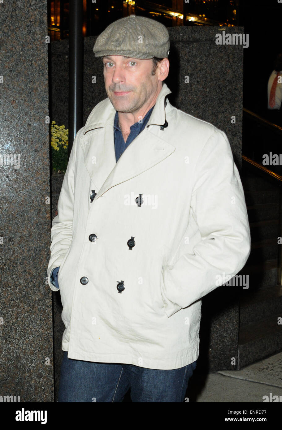 'Mad Men' star Jon Hamm is dressed for fall in a pea coat and newsboy ...