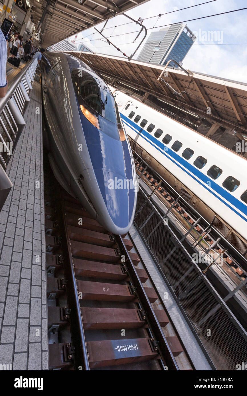 Shinkansen high-speed rail in Tokyo Station Stock Photo - Alamy