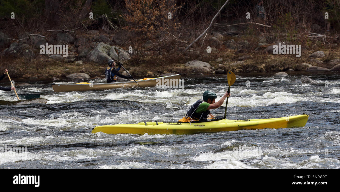 Senior man male in a yellow kayak. Kayaking on the Hudson River USA ...
