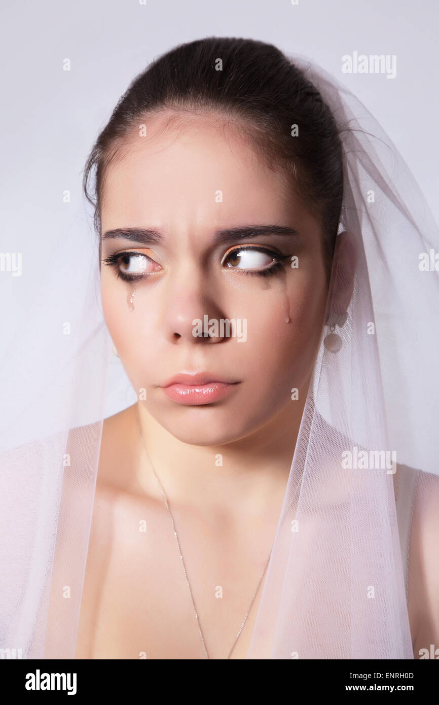 Crying bride hi-res stock photography and images - Alamy