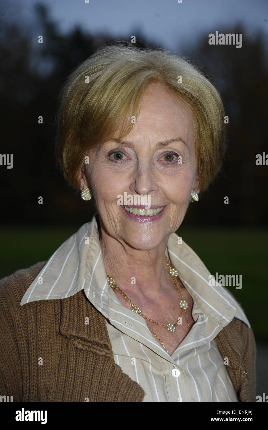 On the set of German ARD TV movie 'Endstation Glueck' at castle ...