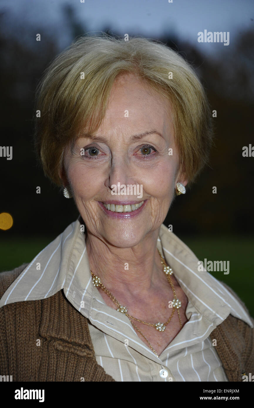 On the set of German ARD TV movie 'Endstation Glueck' at castle ...