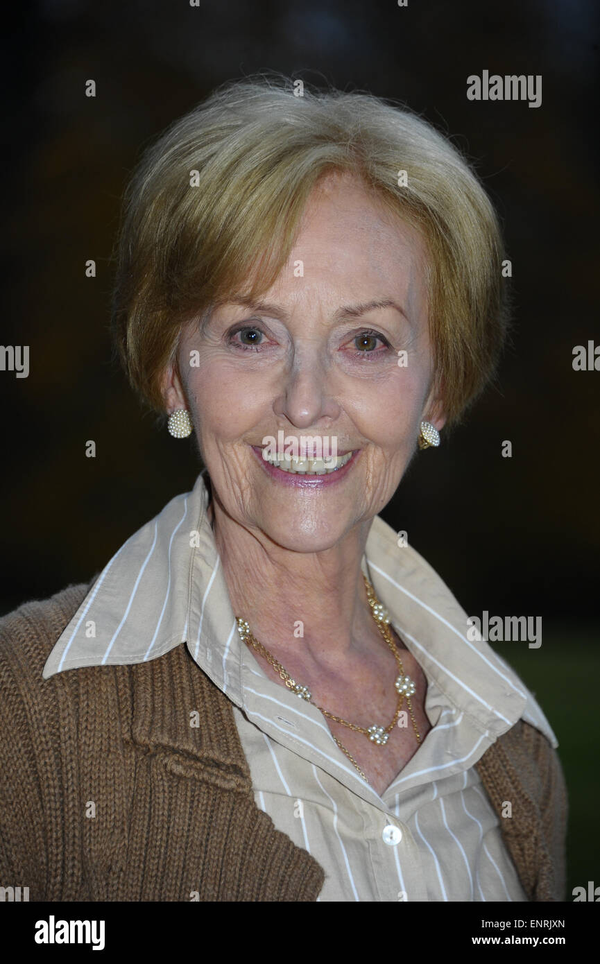 On the set of German ARD TV movie 'Endstation Glueck' at castle ...