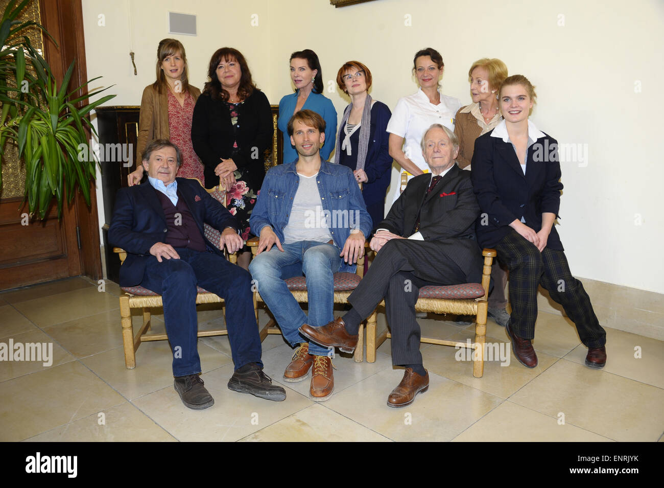 On the set of German ARD TV movie 'Endstation Glueck' at castle ...