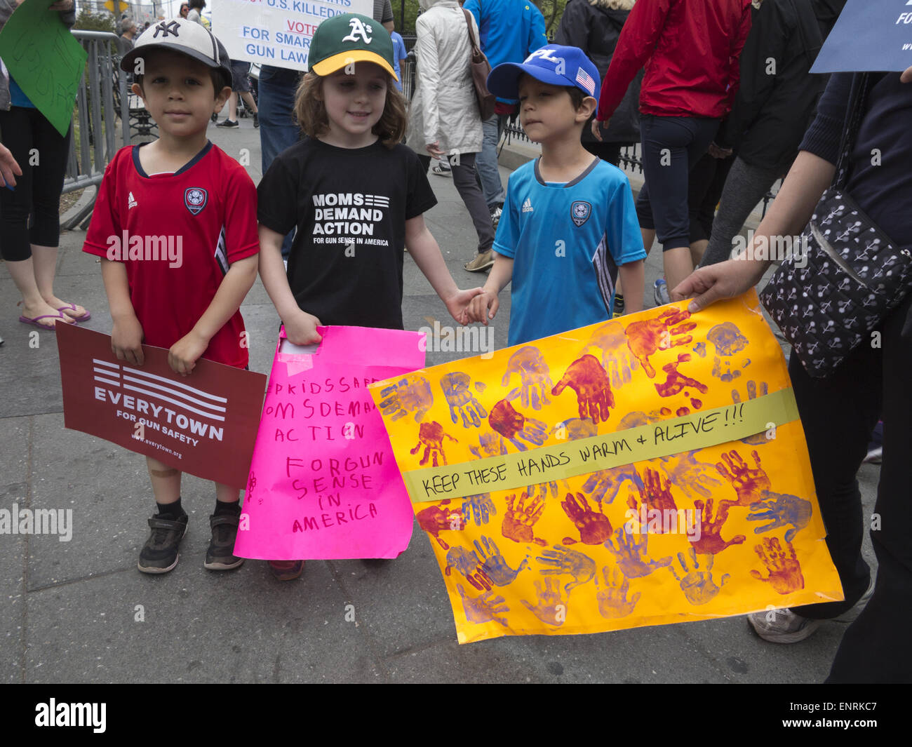 Children holding protest signs hi-res stock photography and images - Alamy