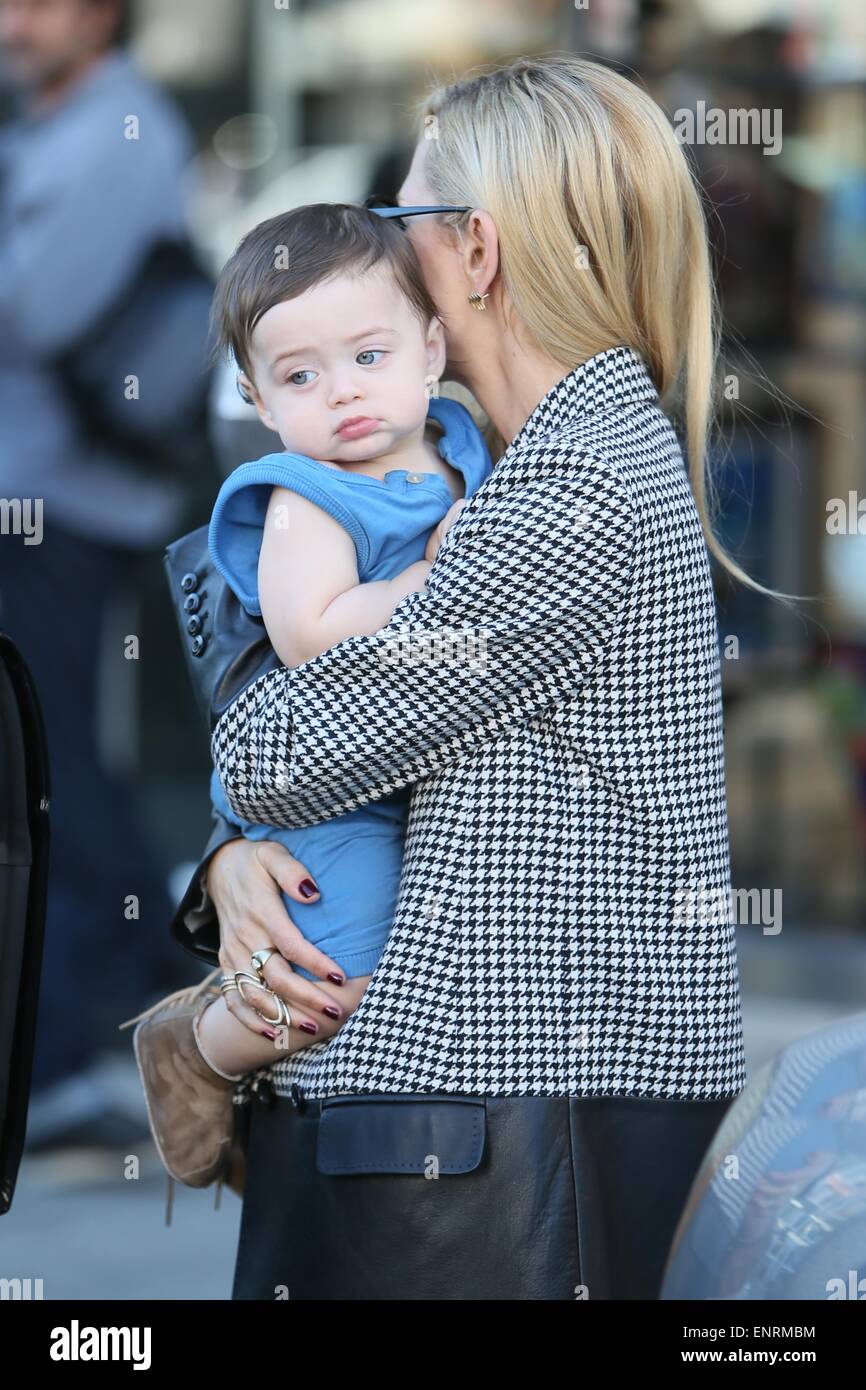 Rachel Zoe taking her sons Skyler and Kaius out for frozen yogurt in ...