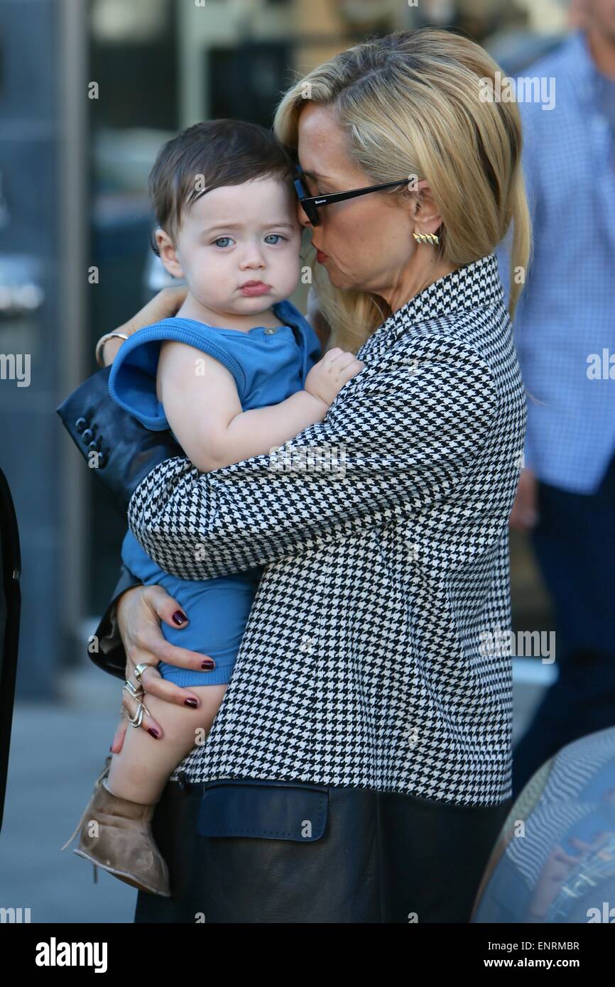 Rachel Zoe taking her sons Skyler and Kaius out for frozen yogurt in ...