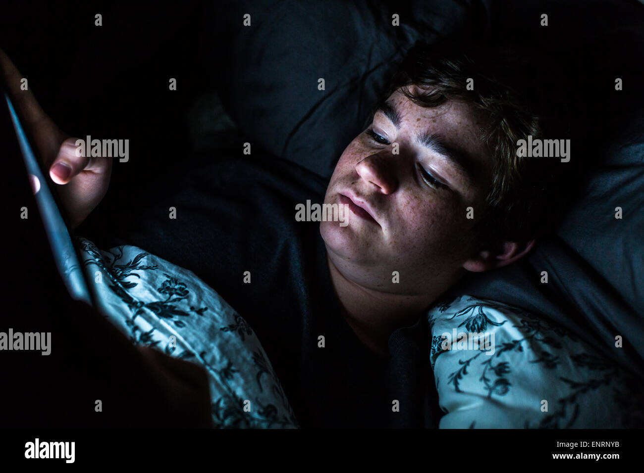 13 14 teen tablet computer hi-res stock photography and images - Alamy