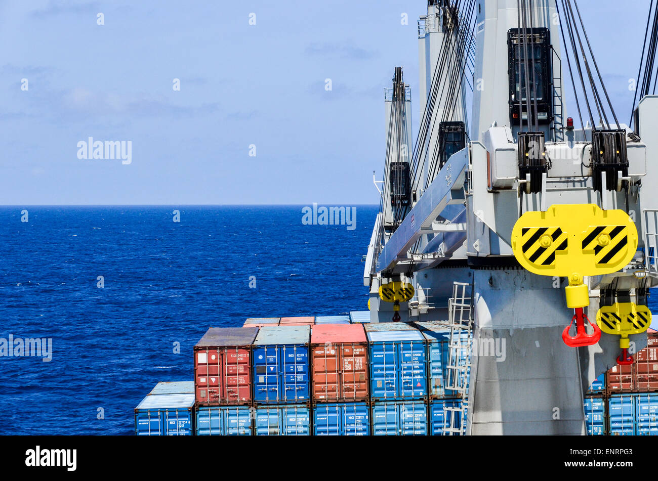 Container ship crane load hi-res stock photography and images - Alamy