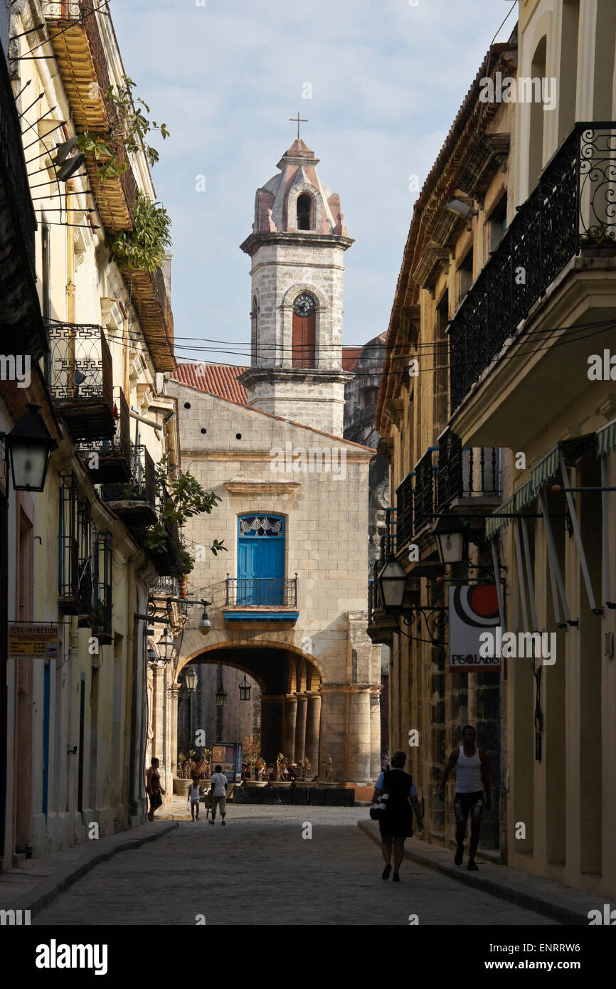 The cathedral on Plaza de la Catedral (Cathedral Square), Habana Vieja ...