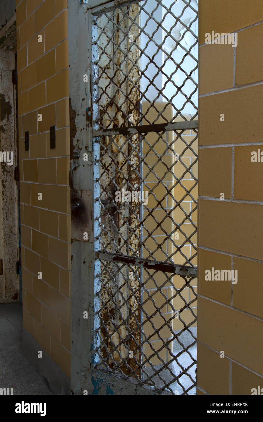 Cell bars hi-res stock photography and images - Alamy