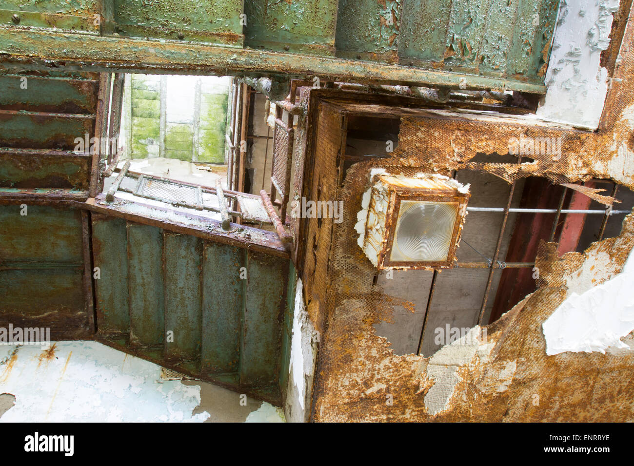 Collapsing building hi-res stock photography and images - Alamy