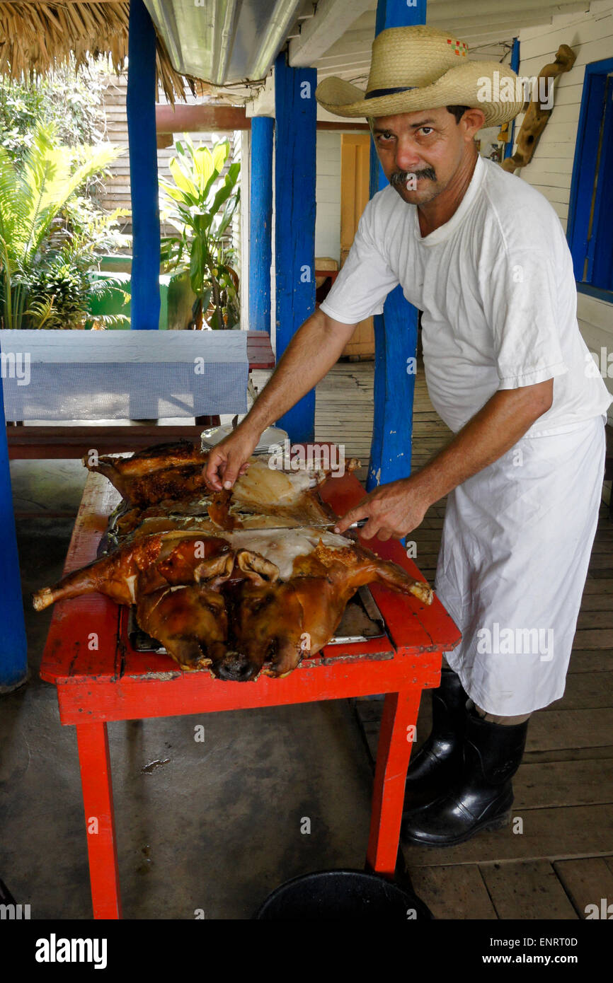 Carving meat hi-res stock photography and images - Alamy