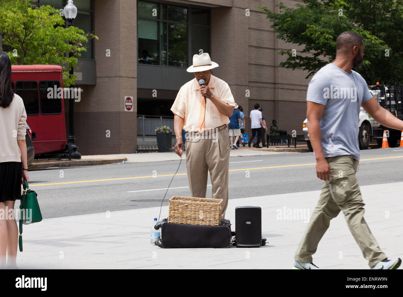Elderly street performance singer - Washington, DC USA Stock Photo - Alamy