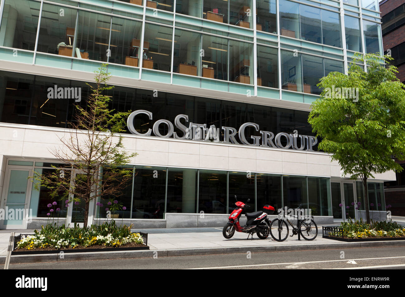 Group building hi-res stock photography and images - Alamy