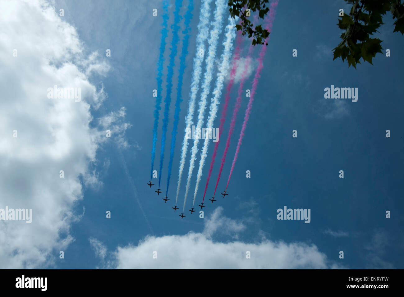 Ve day london red arrows hi-res stock photography and images - Alamy