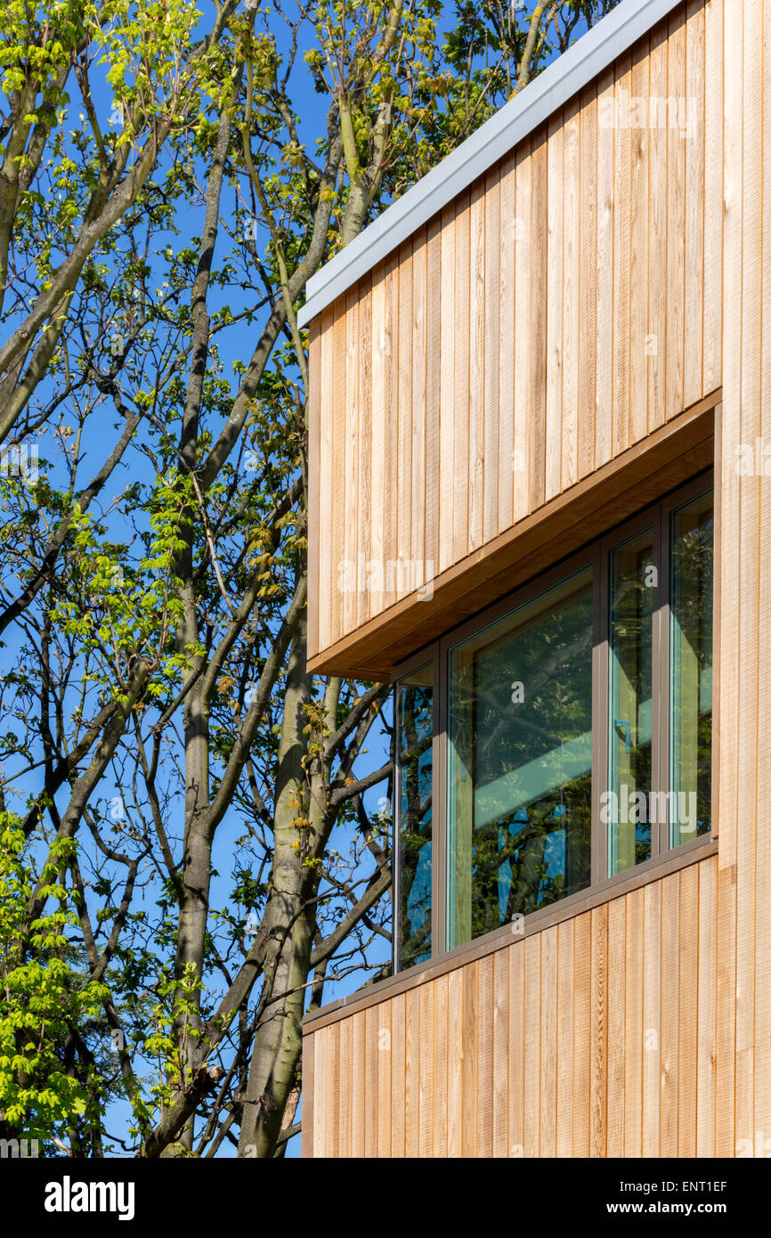 Detail of first floor corner window. The Office in the Park, Greenford ...