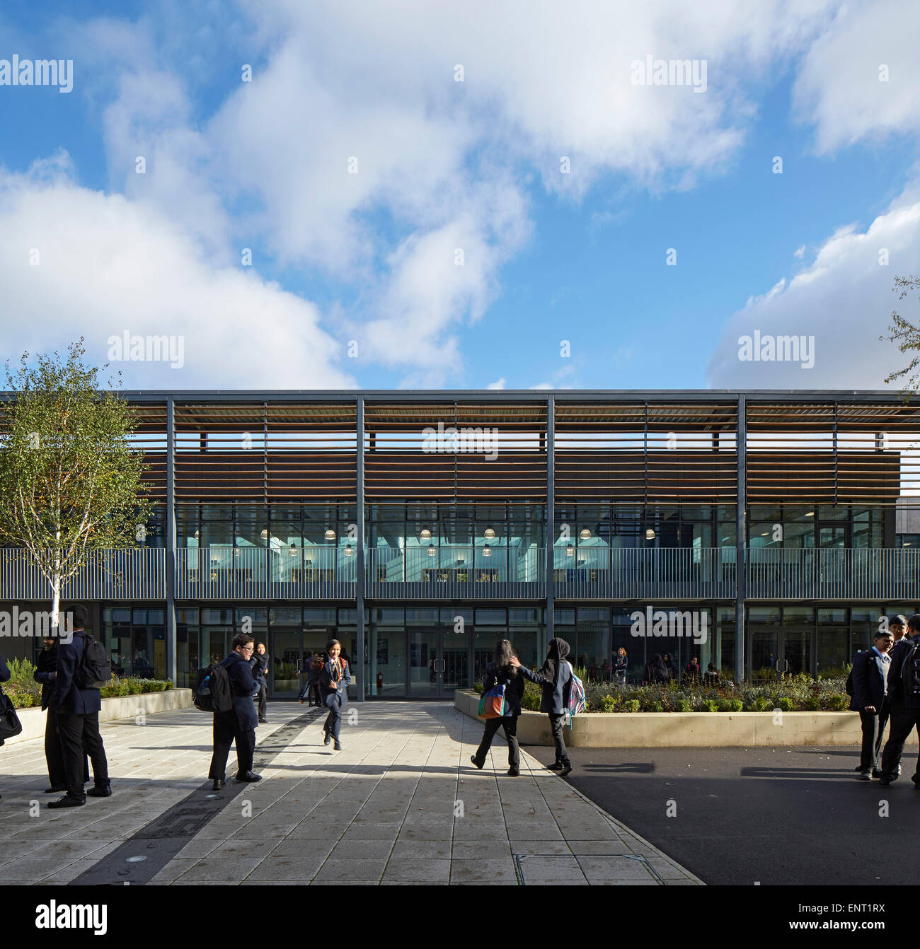 Courtyard garden with new science building. Regent High School, London ...