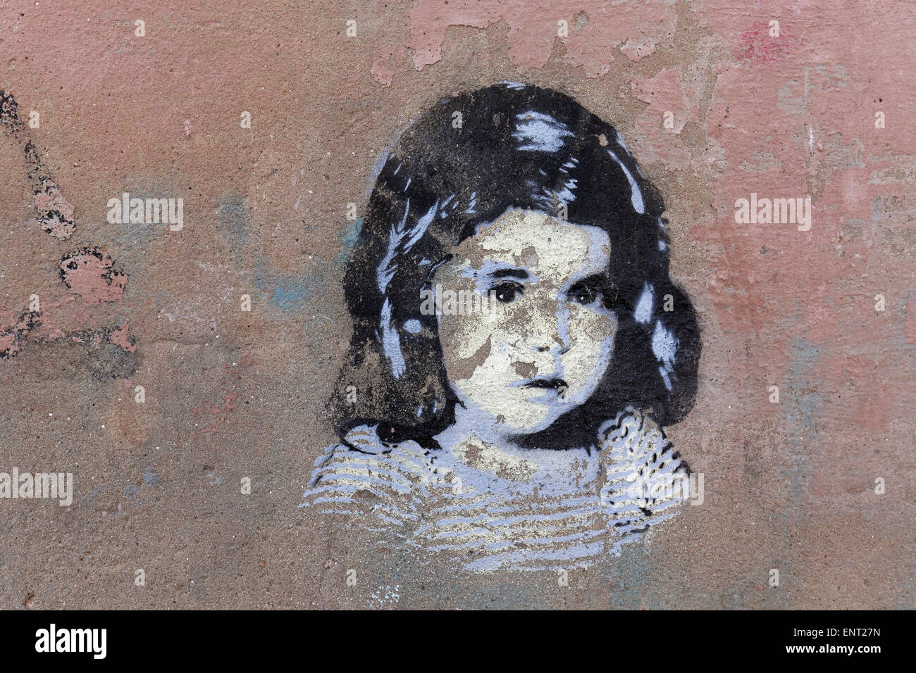 Graffiti wall art daytime nobody face human face wall graffiti hi-res ...