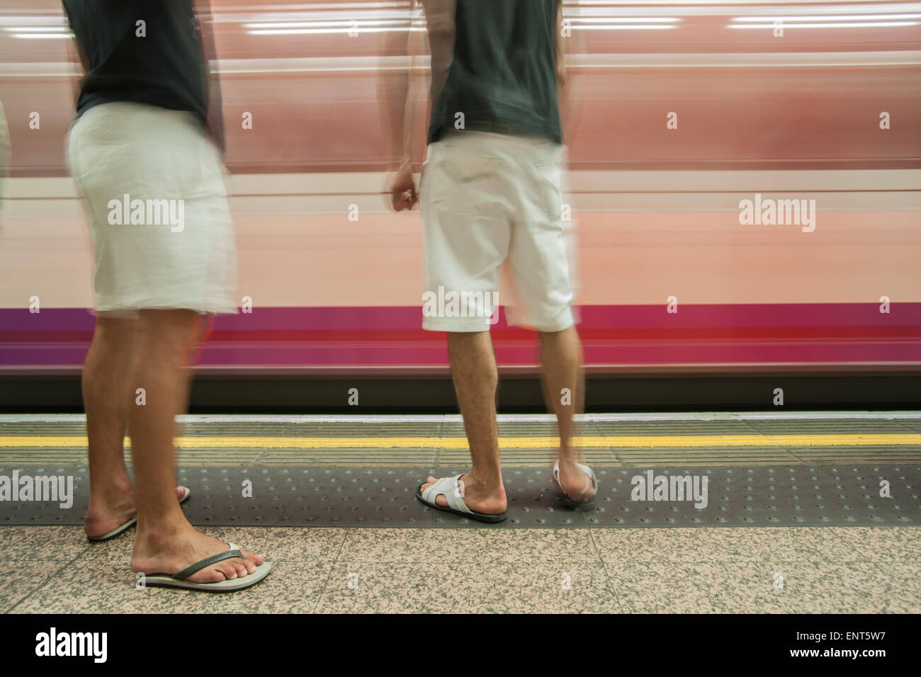 Subway legs hi-res stock photography and images - Alamy