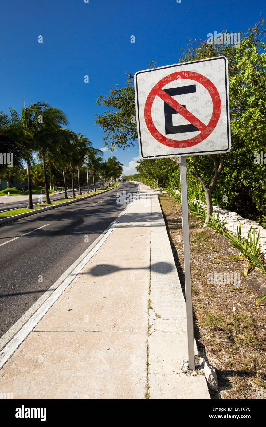 Cancun sign hi-res stock photography and images - Alamy