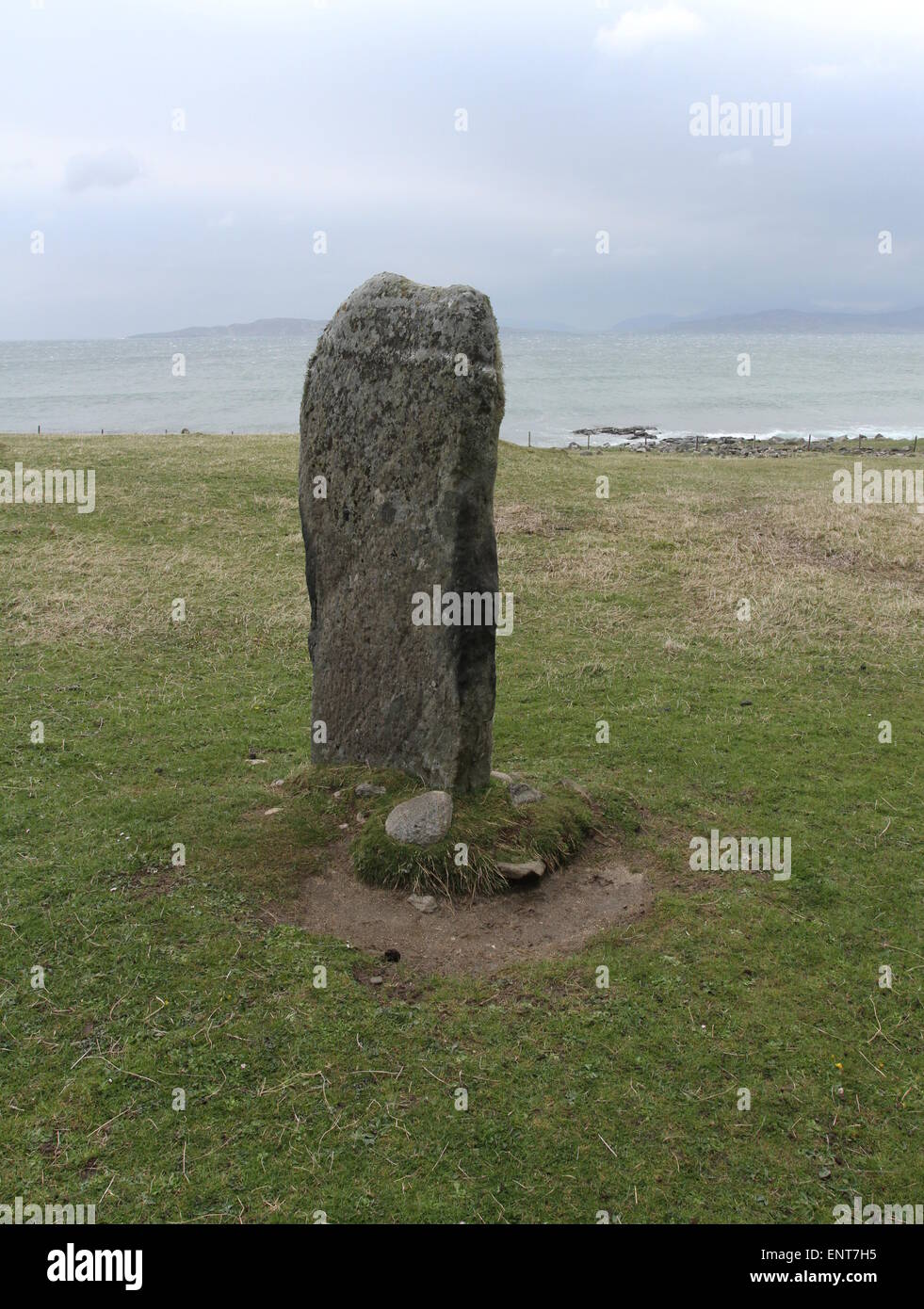 Scarista standing stone hi-res stock photography and images - Alamy