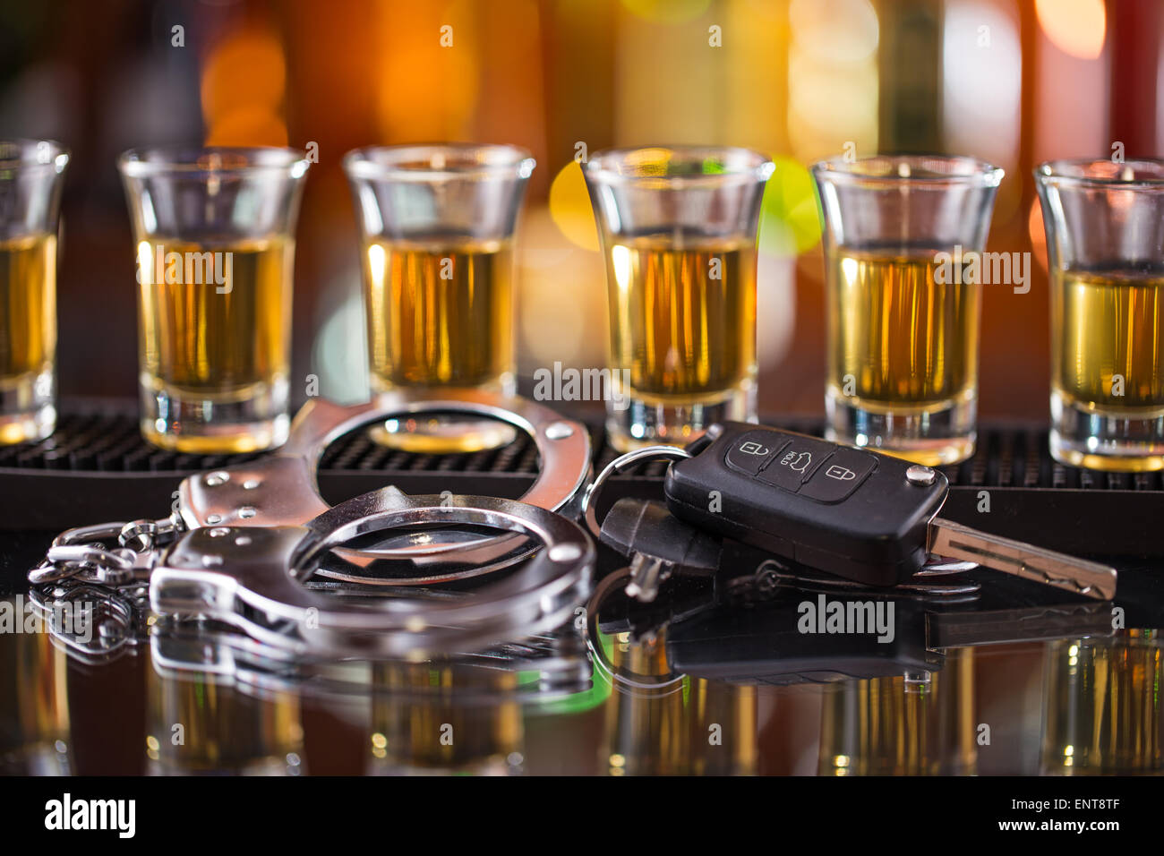 Glass of whiskey and car keys, drinking and driving Stock Photo - Alamy
