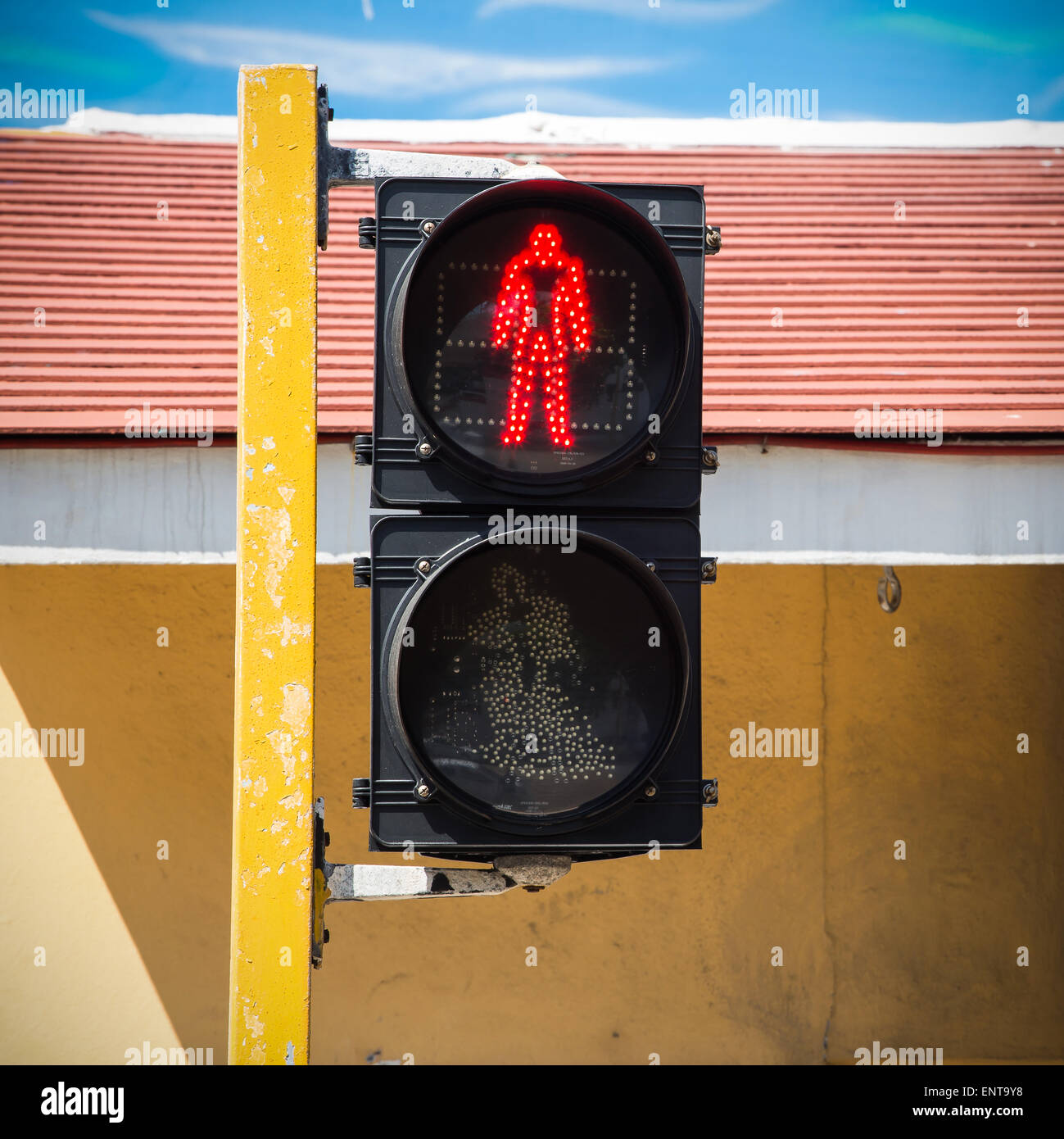 Pedestrian dont walk traffic light hi-res stock photography and images ...