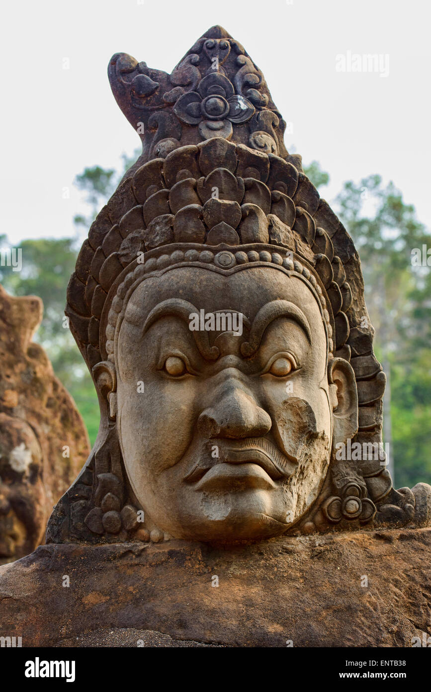 Giant stone head hi-res stock photography and images - Alamy