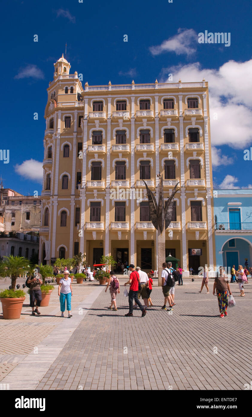 Plaza vieja square havana hi-res stock photography and images - Alamy