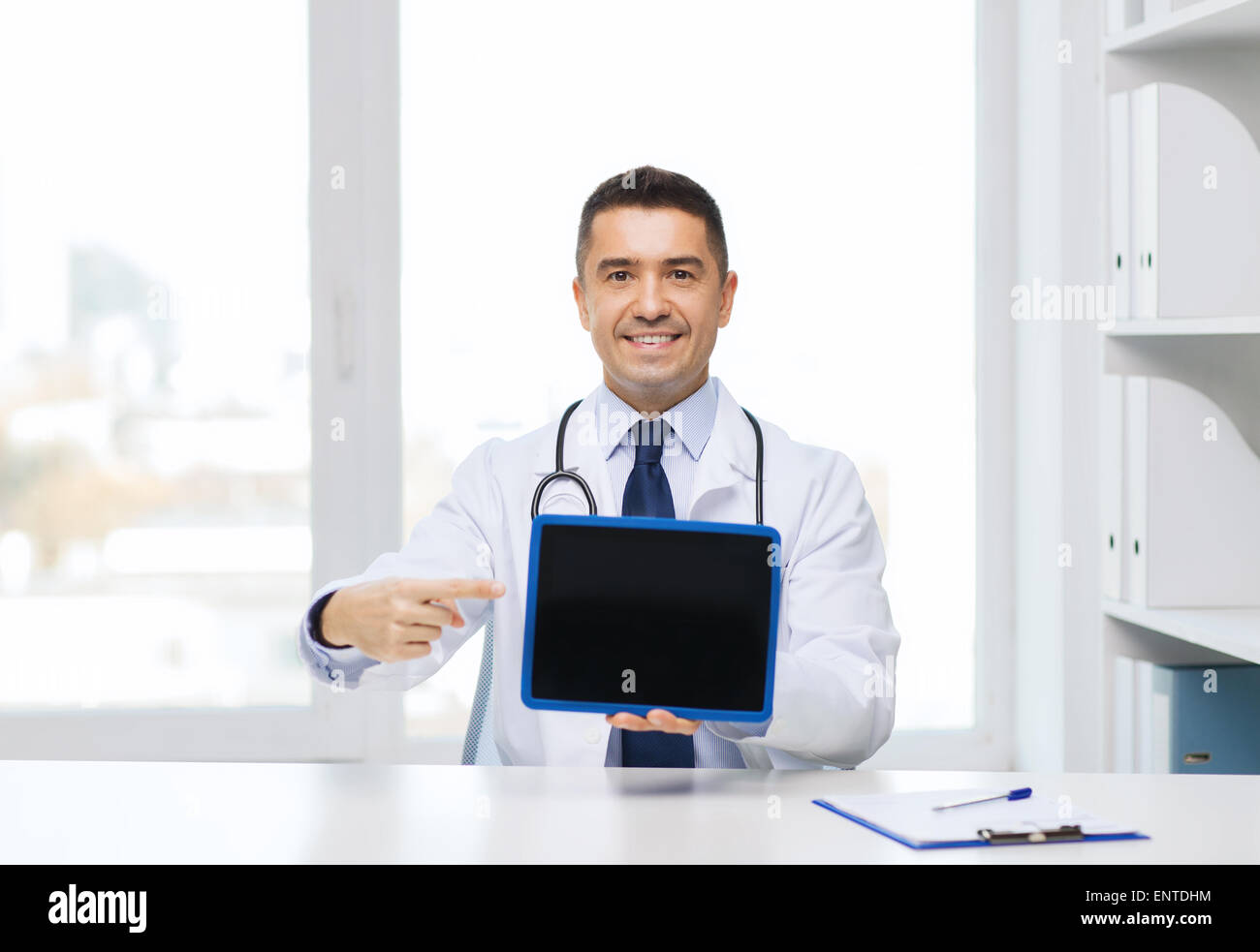 Computer blank screen doctor hi-res stock photography and images - Alamy