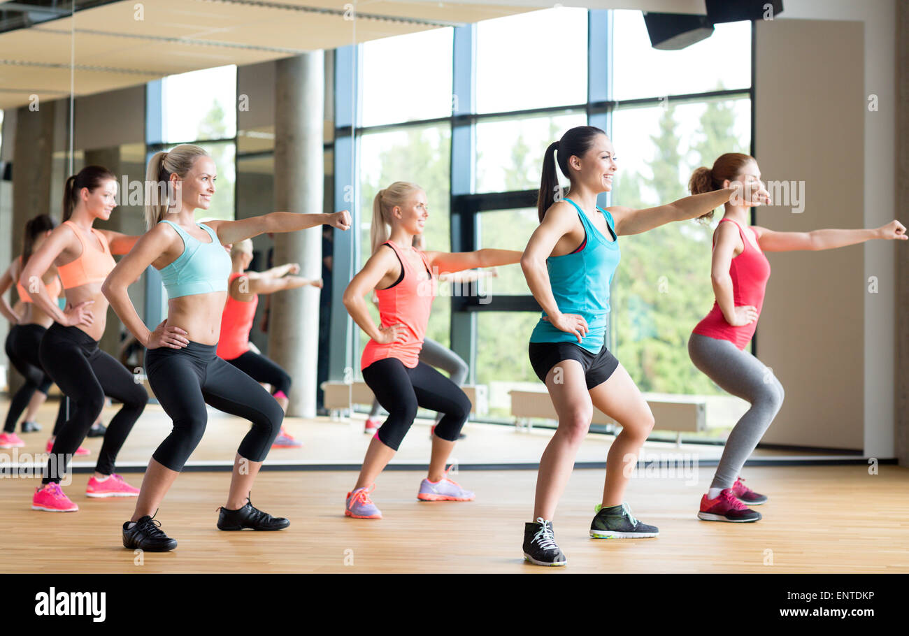 group of women working out in gym Stock Photo - Alamy