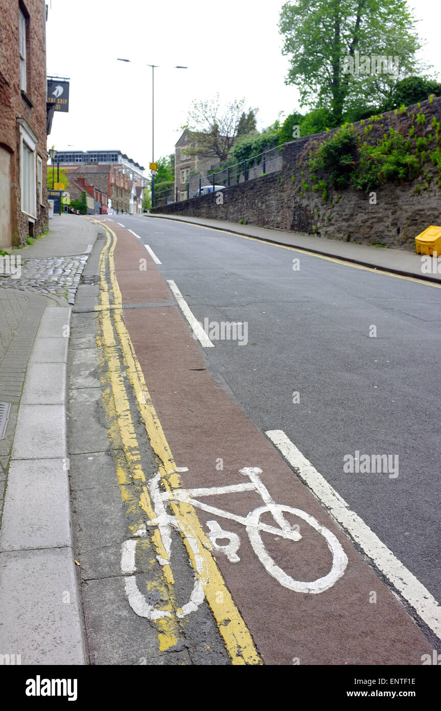 A dedicated painted cycle lane in Bristol Stock Photo - Alamy