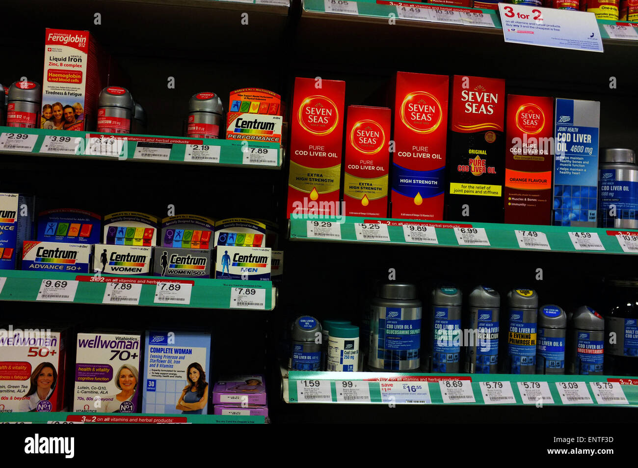 Vitamin pills shelf hi-res stock photography and images - Alamy