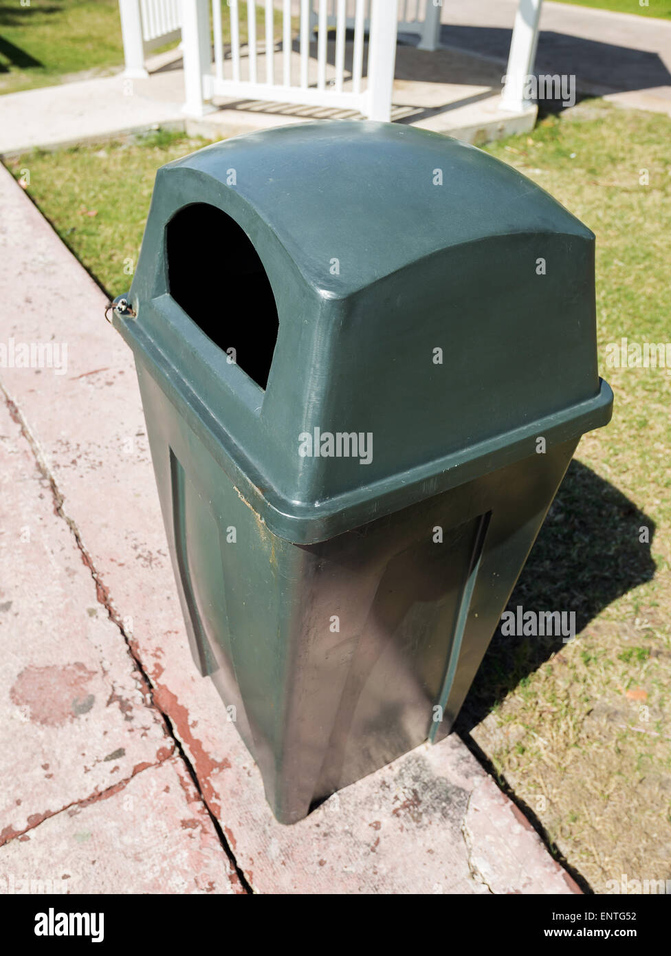 Dustbin concept hi-res stock photography and images - Alamy