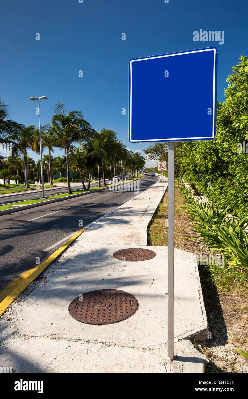 Blue road sign hi-res stock photography and images - Alamy